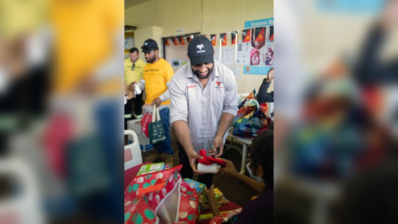 EXXONMOBIL TEAM DELIVER GIFTS TO SICK KIDS